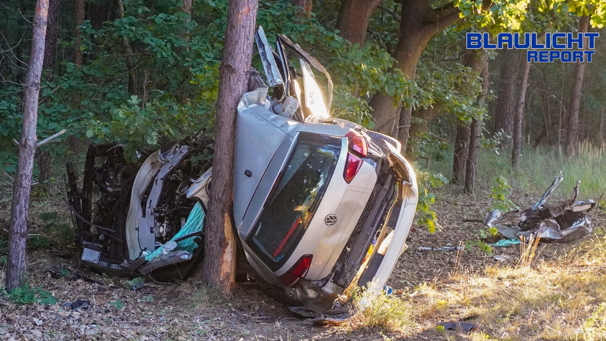Schwerer Verkehrsunfall auf der B156: Fahrer eingeklemmt - Rettungshubschrauber im Einsatz ...
