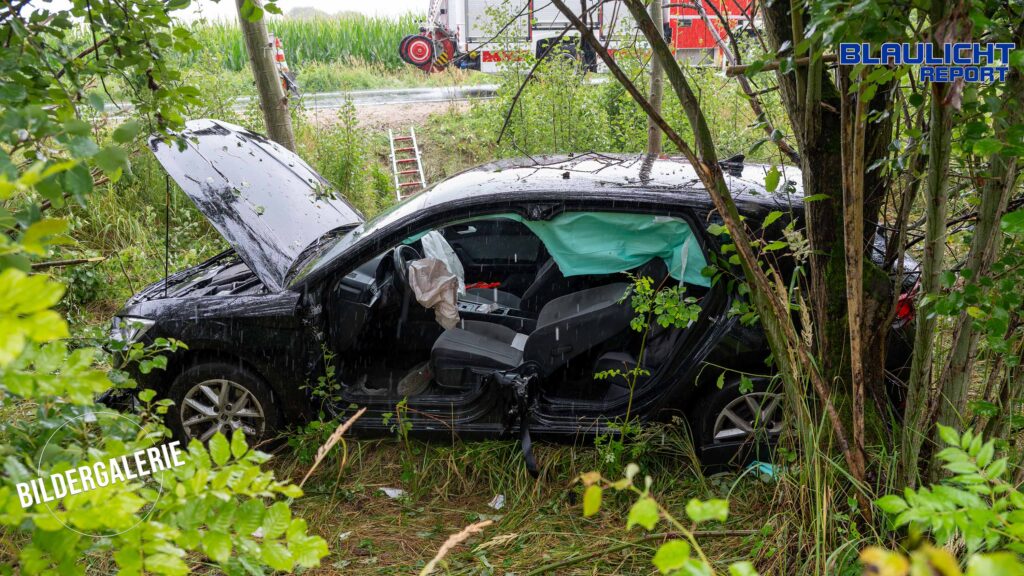 Von Bundesstraße abgekommen: Fahrer nach Unfall schwer verletzt - Rettungshubschrauber im ...